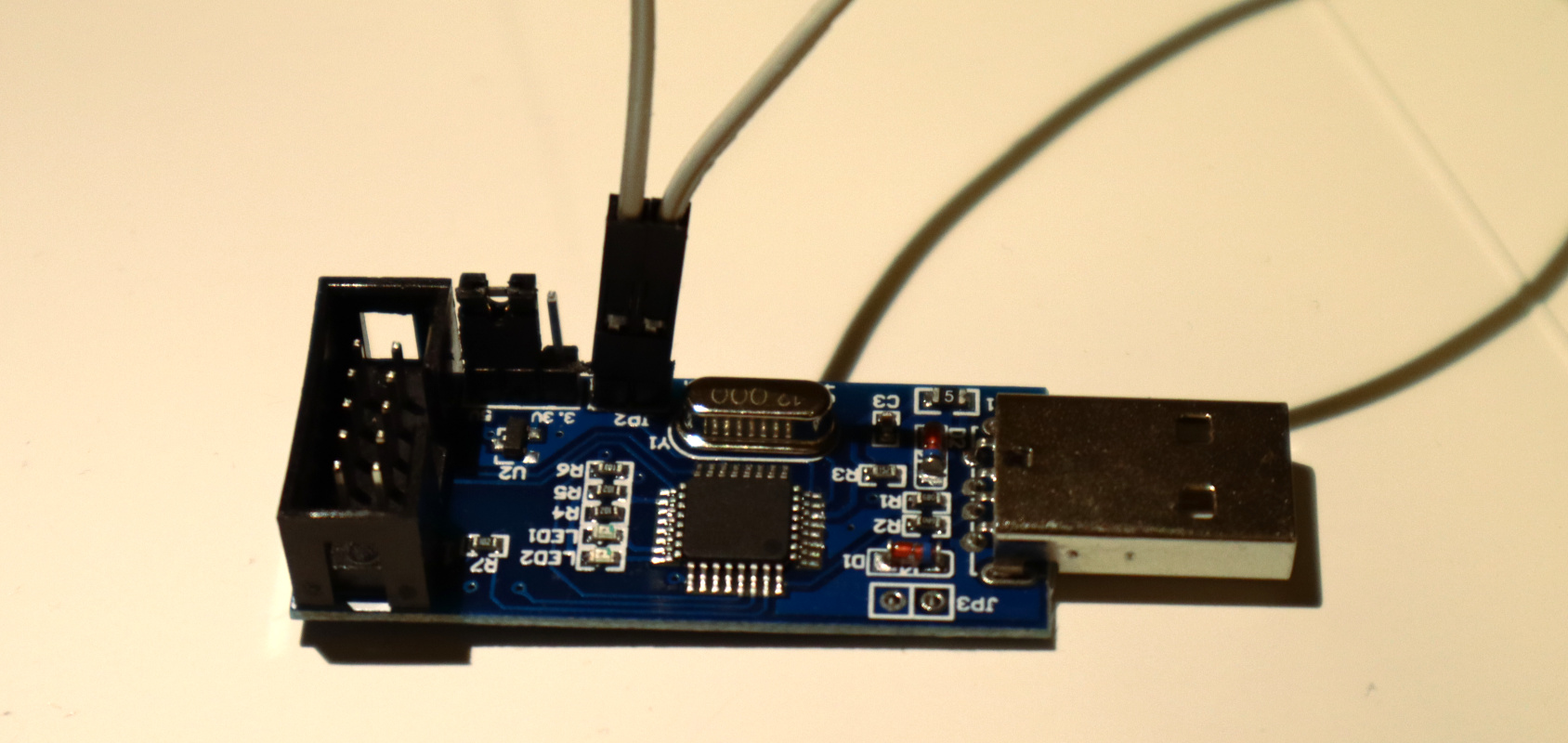Programando el ATTiny40 con TPI y USBasp | Cambia de SO